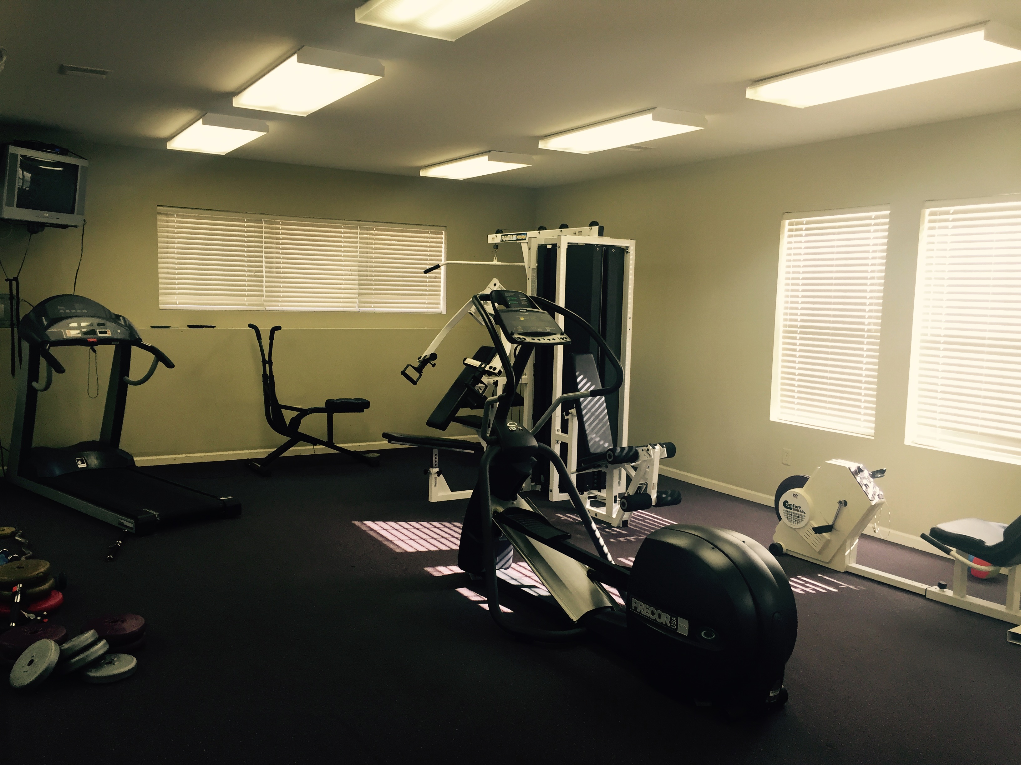 eNeighbors - North Creek Village - Kansas City, MO, 64163